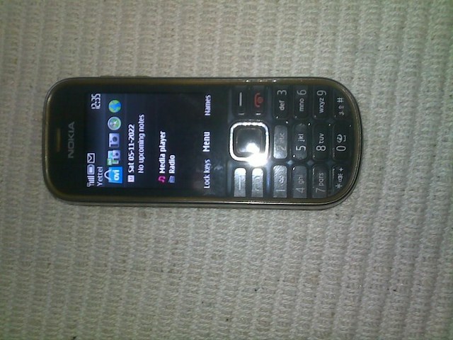 Nokia 3720c lepo ocuvana, odlicna, life timer 143:49