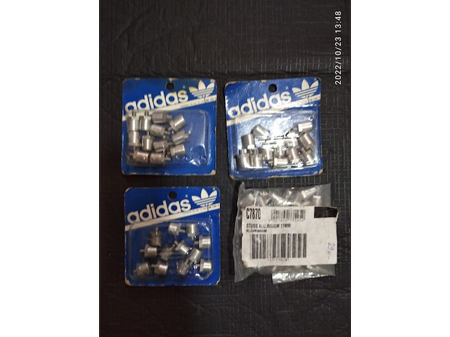 Kramponi Adidas,65 komada