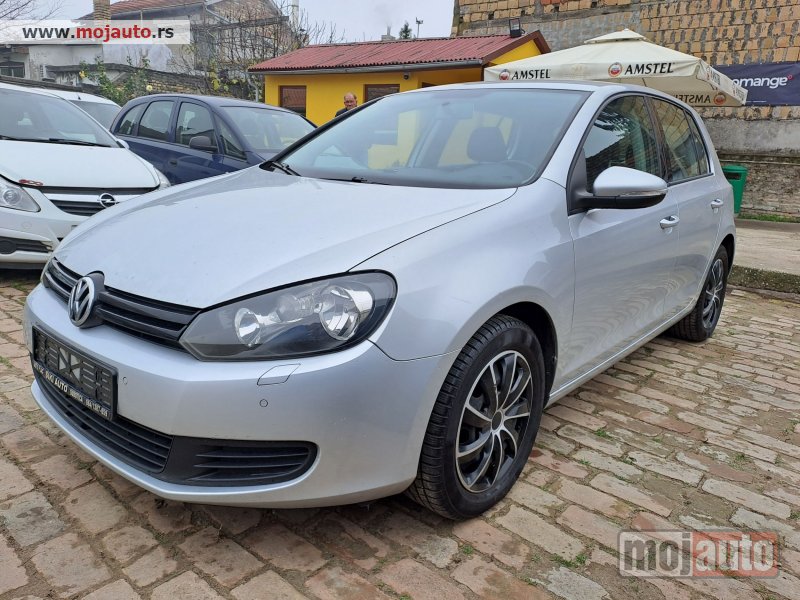 VW Golf 6 1.6 tdi navigacija