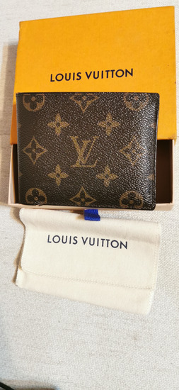 13. LOUIS VUITTON VRHUNSKI NOVCANIK 