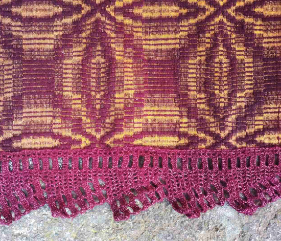 Vuneni rucno tkani etno prekrivac 205 x 160 cm