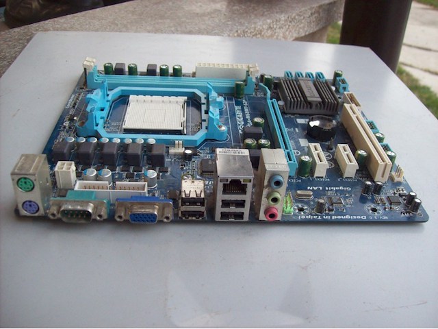 Gigabyte AM3 GA-M68MT-S2P REV:3.0 ddr3