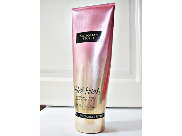 Victoria`s Secret Velvet Petals