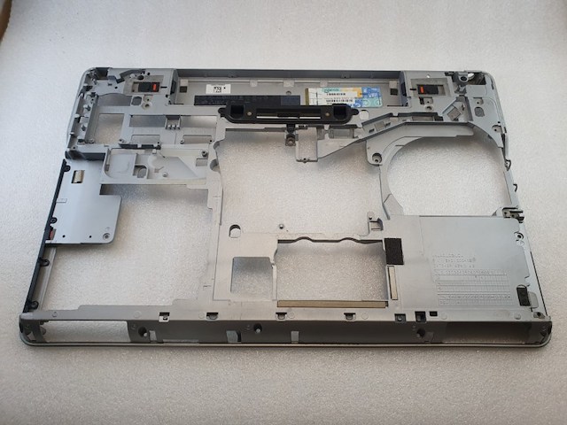 Plastika donjeg kucista za Dell Latitude E6540