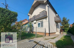 Kuća 150 m² + pomoćna kuća 54 m², 4 ara, Obrenovac, Potića Voće (NAMEŠTENA) – 150 000 €