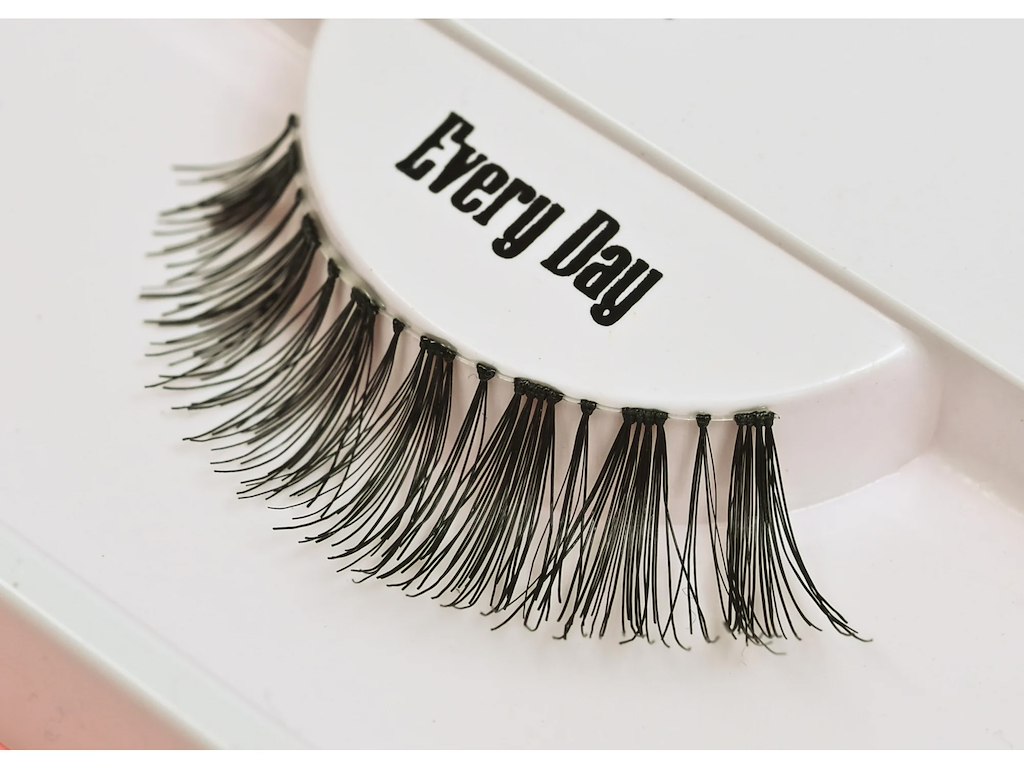 Lines Lashes Trepavice na traci Every Day