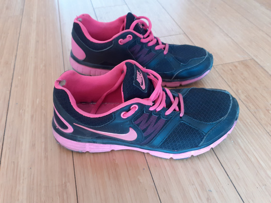 "NIKE" CRNO-ROZE