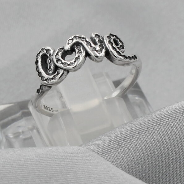 Srebrni prsten „LOVE“ 705