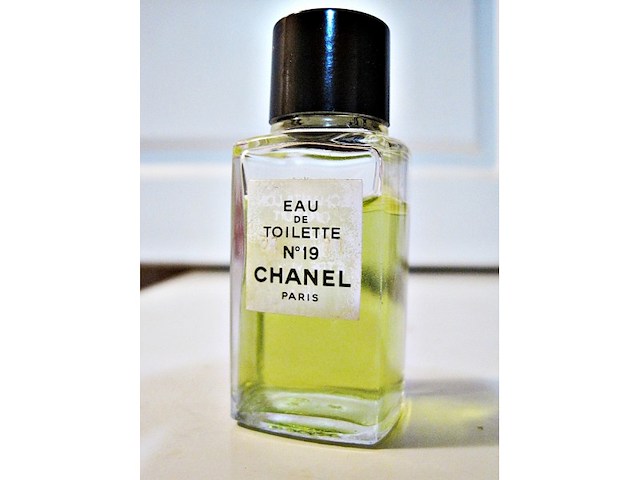 Chanel  No19