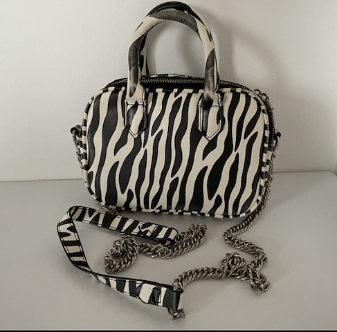 Zebra torbica Pull&Bear