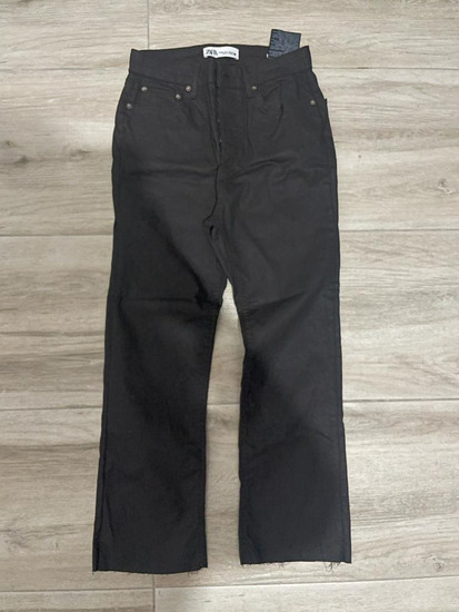 Zara pantalone novo SNIZENJE