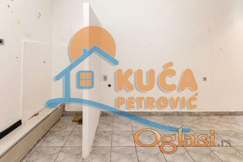 Lokal podzemni prolaz 14m2, Obrenovićeva