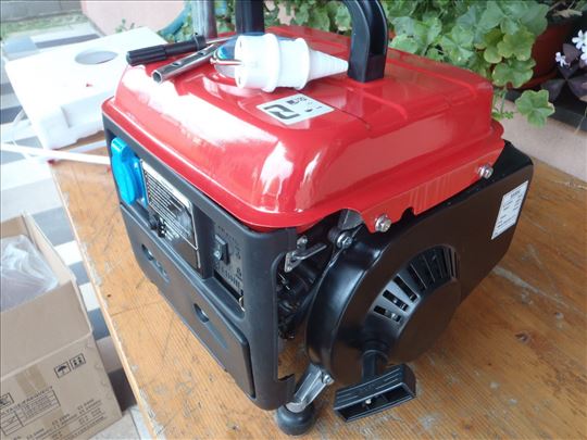 Bezinski generator Rioby 650w