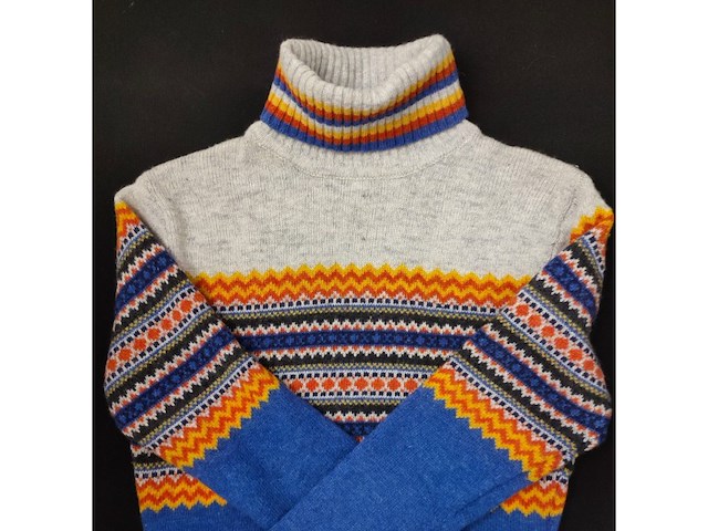 Džemper-rolka od vune