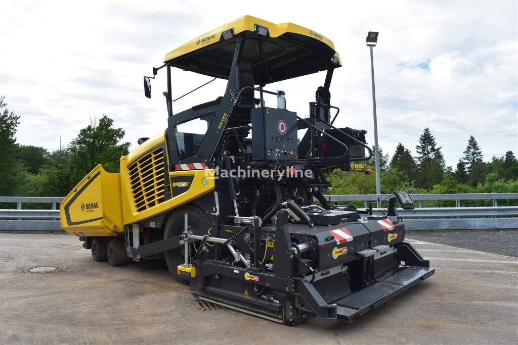 BOMAG BF 600P-2 S500 asfaltni finišer točkaš