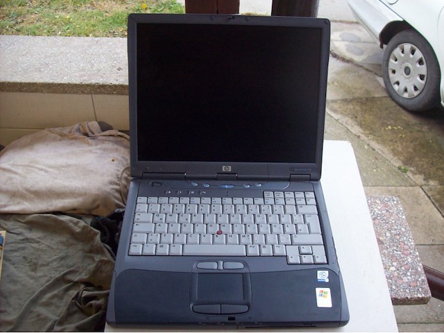 hp omnibook 6100 P3(1Ghz) - zakljucan bios