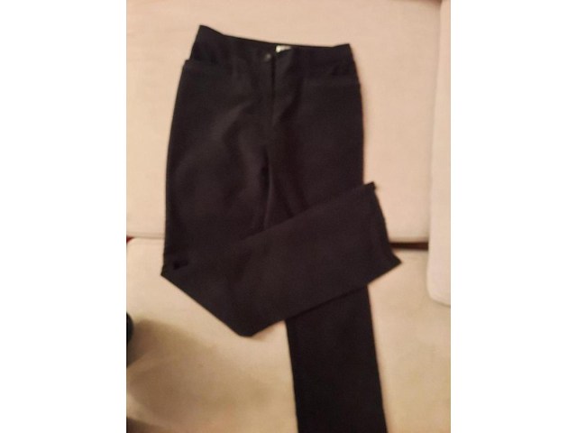 Crne debelje mekane  pantalone  40