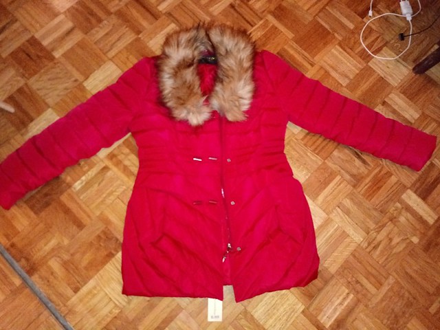 Crvena jakna