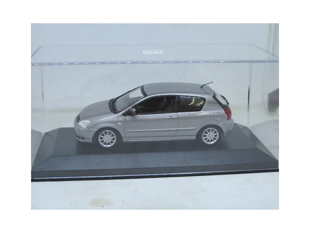 1:43 minichamps toyota corolla