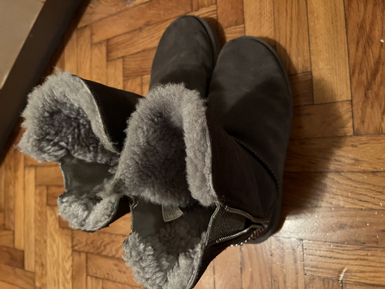 Uggs sive cizme