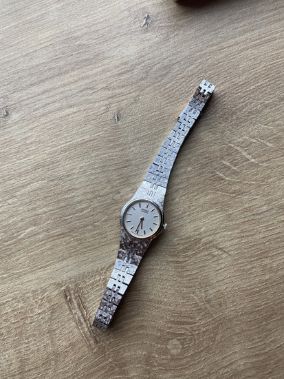 SEIKO VINTAGE zenski sat - srebro - quartz bat.