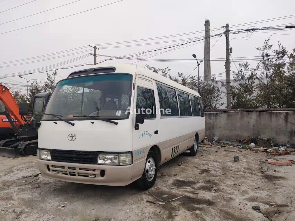 Toyota Coaster prigradski autobus