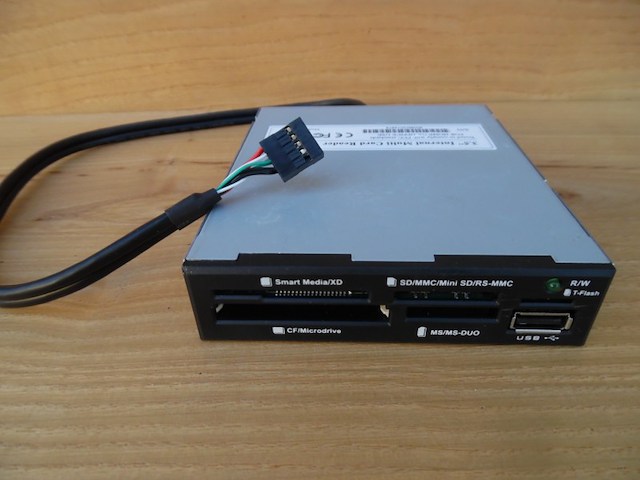 3.5` Internal Multi-Card Reader + USB / Crni - Bla