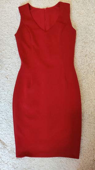 Top crvena haljina