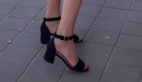 Elegantne crne sandale