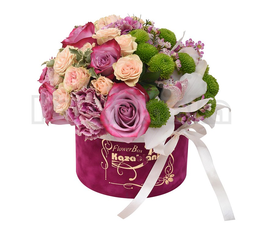 Ruže, orhideje, karanfili i mini ruže u kutiji