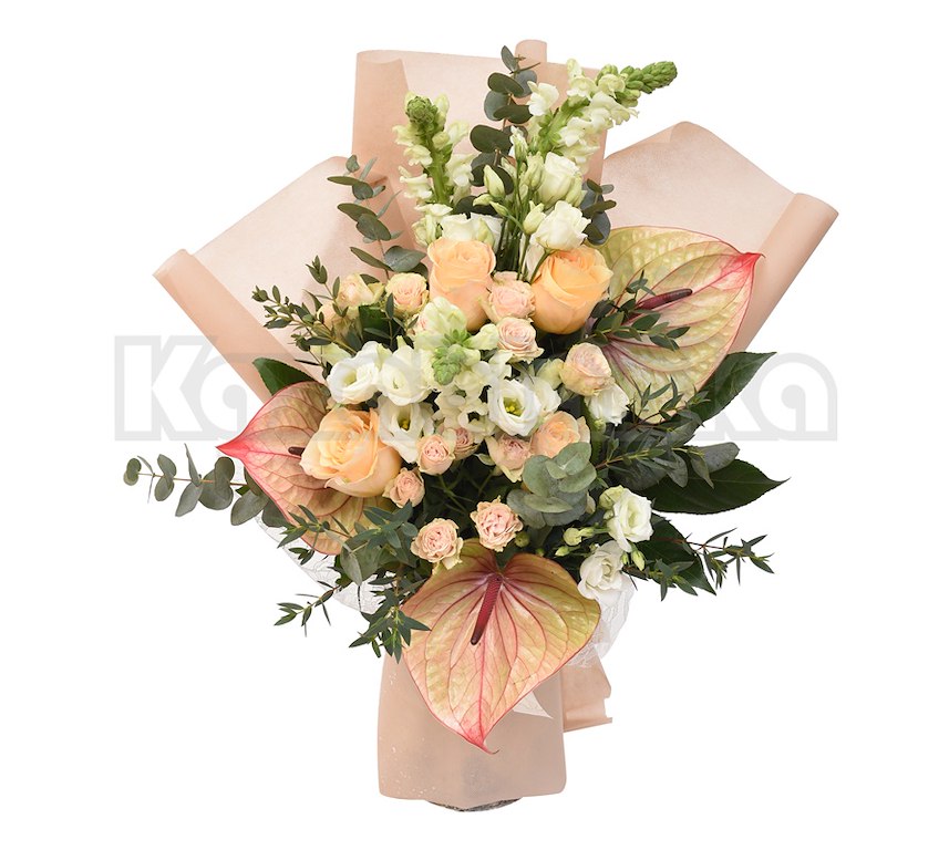 Buket - Anturijum, ruže, lizijantus i mini ruže sa dekoracijom