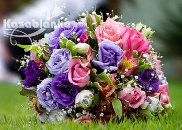 Bidermajer - Lizijantus, ruže, alstromerije i zelenilo