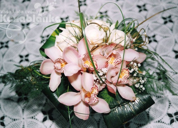 Bidermajer - Orhideja, Bele ruže, zelenilo