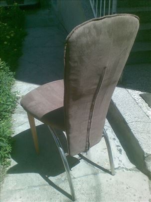 Stolice drvo-metal ,tepisi drap-sareni