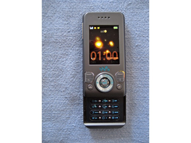 Sony Ericsson W580i(procitaj opis ,vazno je