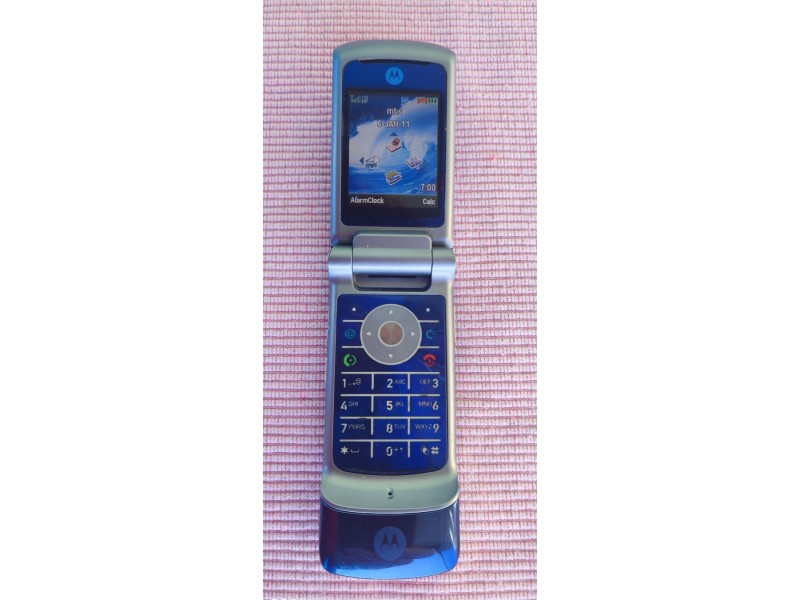 Motorola KRZR K1(procitaj opis ,vazno je)