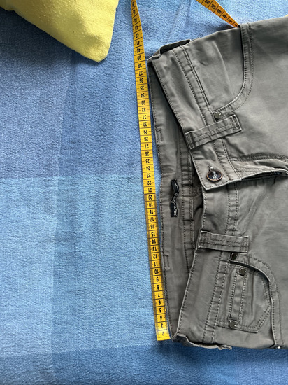 Italijanske pantalone Gaudi