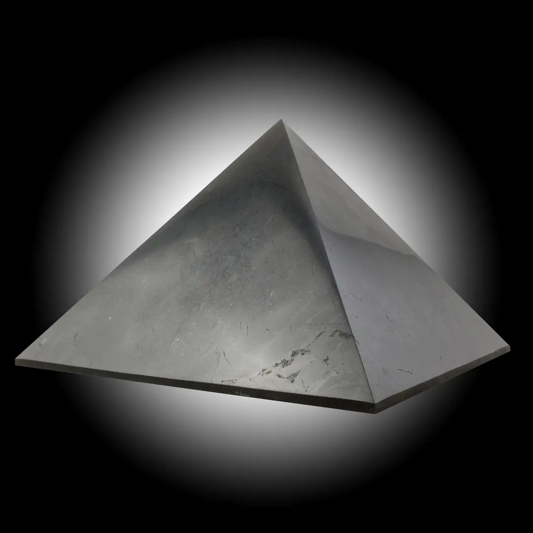 Šungit piramida 20 cm #7471P1
