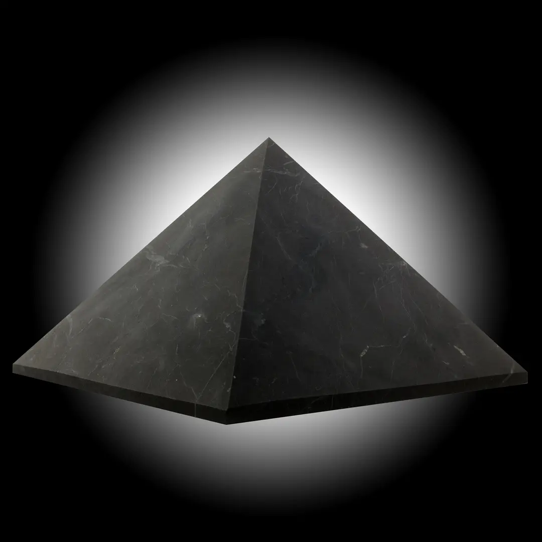 Šungit piramida 25cm #7472P1