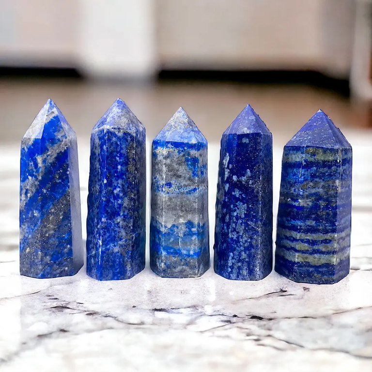 Lapis Lazuli Špic #7041B4