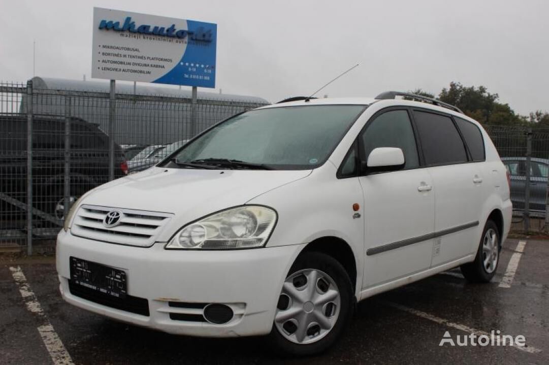 Toyota Avensis Verso minivan