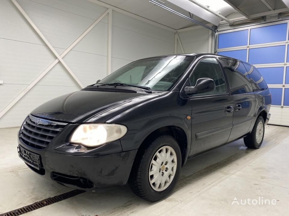 Chrysler Grand Voyager minivan