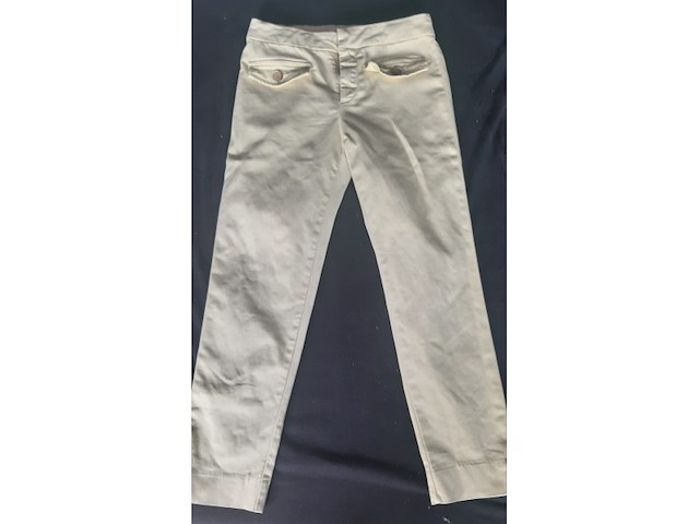 Zara kvalitetne pantalone 134