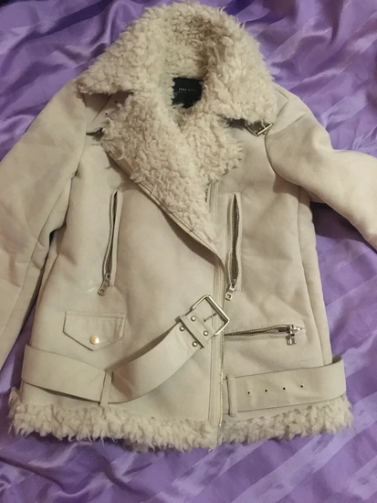 Zara Jakna nova S velicina