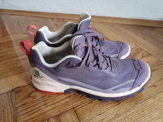 Salomon patike br 39,1/3 NOVO