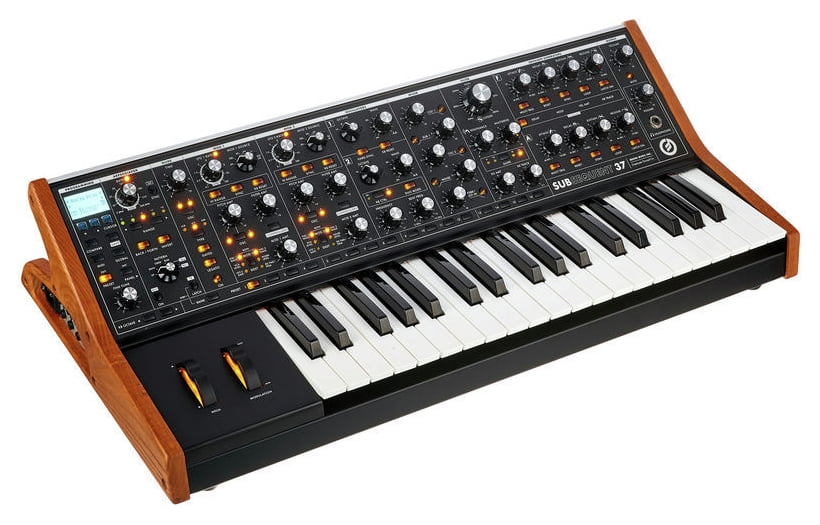 MOOG Subsequent 37 - analogni synthesiser