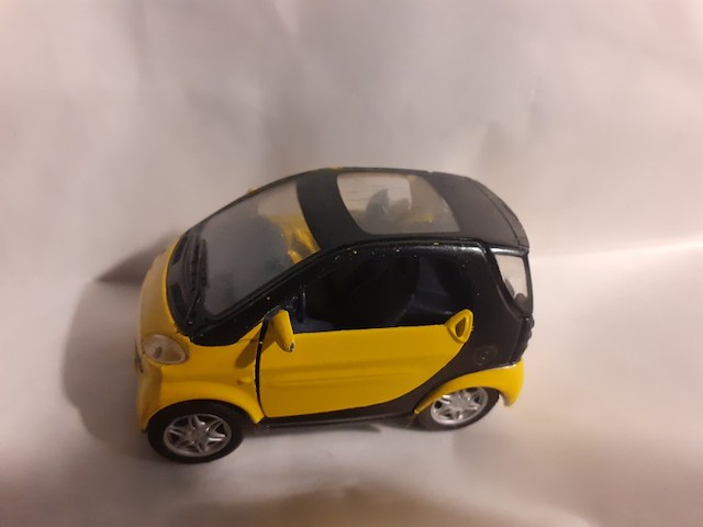 SMART CUPE 1/33 MAISTO