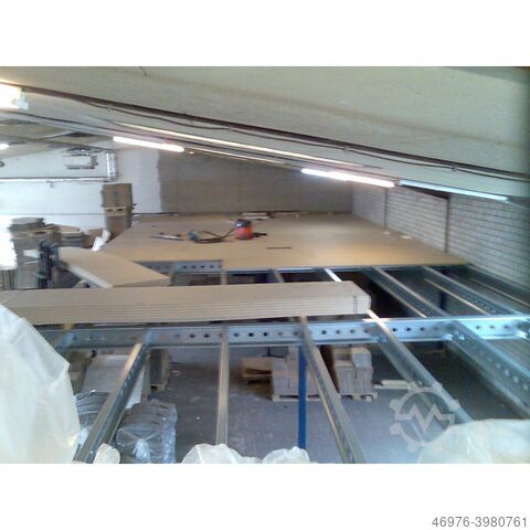 Mezzanine pod
Eingeschossig / 8.000 x 5.000 mm Tragkraft: 500 Kg / m²