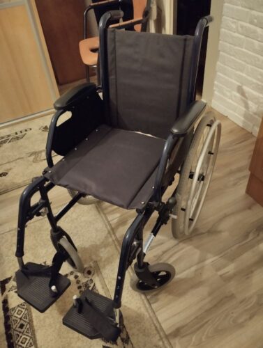 Invalidska kolica i toaletna stolica