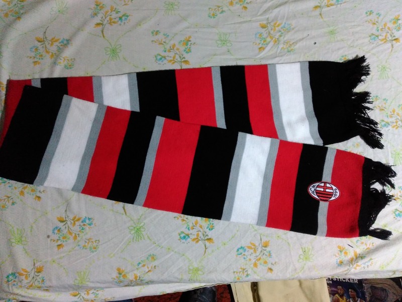 AC Milan navijački šal